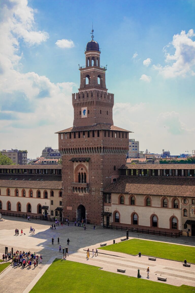 10 Best Castles and Basilicas to Visit in Italy - Rohini